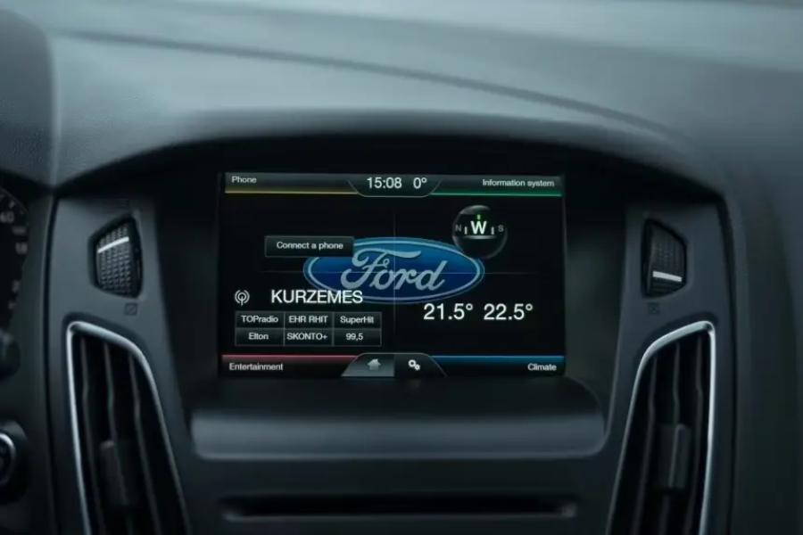 Pelēks Ford Focus 2015 Liepāja, ar dzinēja tilpumu 1.00 L un nobraukumu 135 tūkst. km par 7850 €, foto 14 vietnē AUTOMOTO.COM.LV