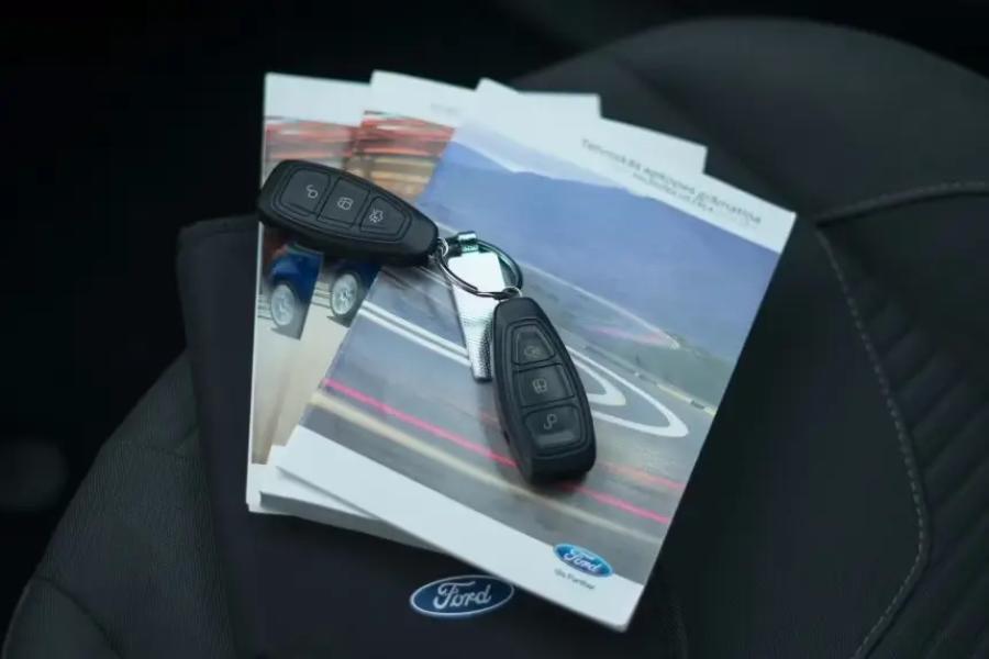 Pelēks Ford Focus 2015 Liepāja, ar dzinēja tilpumu 1.00 L un nobraukumu 135 tūkst. km par 7850 €, foto 21 vietnē AUTOMOTO.COM.LV