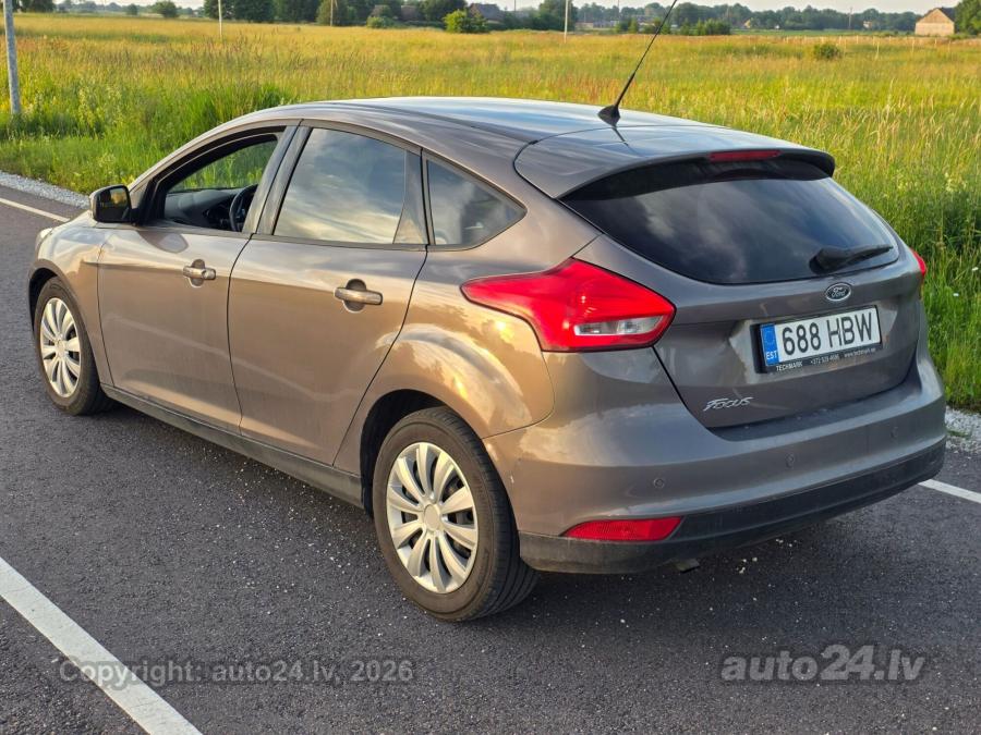 Pelēks Ford Focus 2015 Narva, ar dzinēja tilpumu 1.50 L un nobraukumu 250 tūkst. km par 4500 €, foto 3 vietnē AUTOMOTO.COM.LV