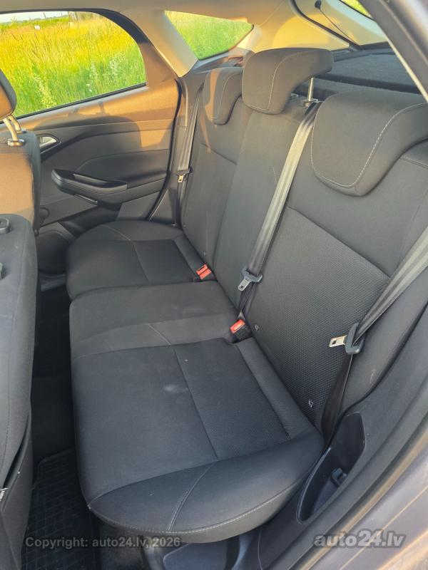Pelēks Ford Focus 2015 Narva, ar dzinēja tilpumu 1.50 L un nobraukumu 250 tūkst. km par 4500 €, foto 8 vietnē AUTOMOTO.COM.LV