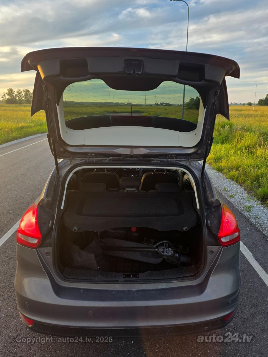 Pelēks Ford Focus 2015 Narva, ar dzinēja tilpumu 1.50 L un nobraukumu 250 tūkst. km par 4500 €, foto 10 vietnē AUTOMOTO.COM.LV