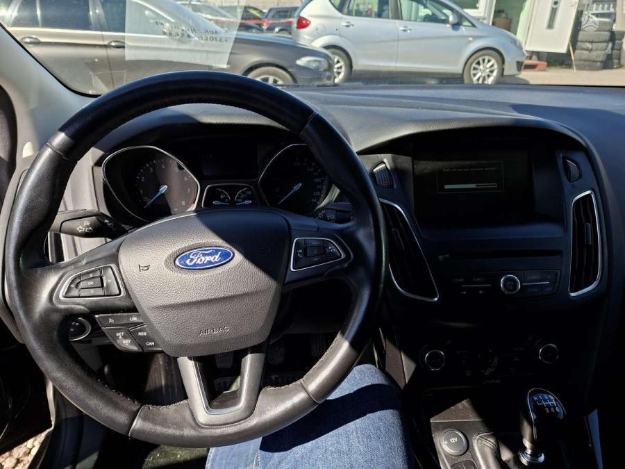 Pelēks Ford Focus 2015 Kauņa, ar dzinēja tilpumu 1.50 L un nobraukumu 117 tūkst. km par 6500 €, foto 11 vietnē AUTOMOTO.COM.LV