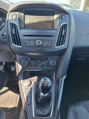 Pelēks Ford Focus 2015 Kauņa, ar dzinēja tilpumu 1.50 L un nobraukumu 117 tūkst. km par 6500 €, foto 12 vietnē AUTOMOTO.COM.LV