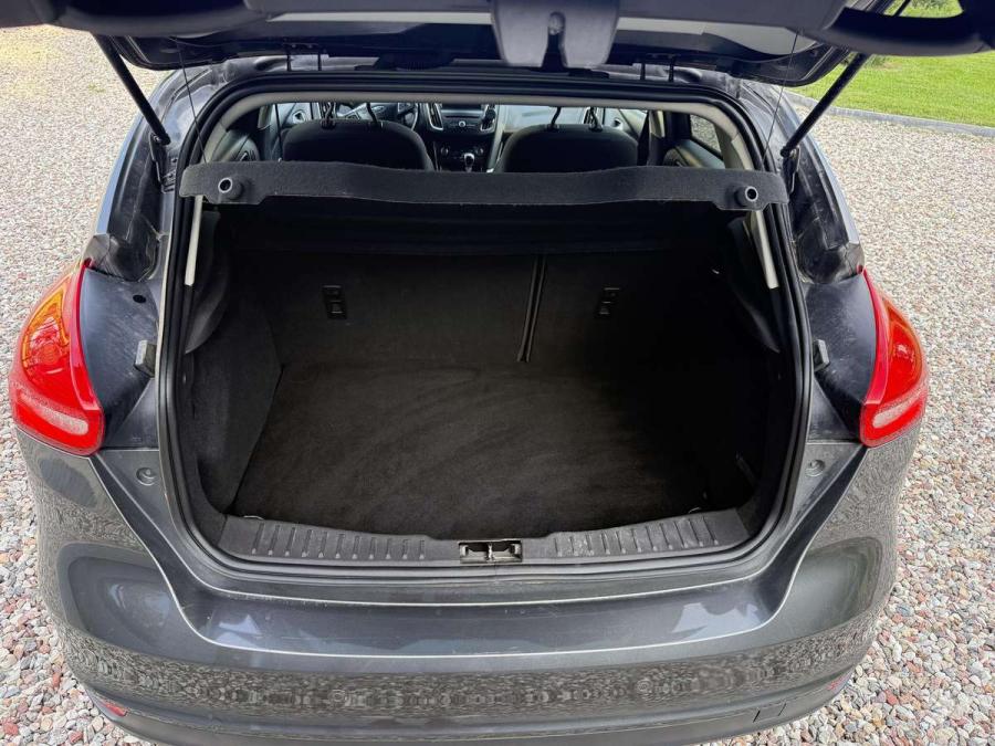Pelēks Ford Focus 2015 Šilalė, ar dzinēja tilpumu 1.00 L un nobraukumu 179 tūkst. km par 4600 €, foto 22 vietnē AUTOMOTO.COM.LV