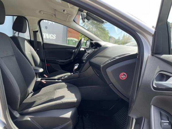 Grey Ford Focus 2016 in Riga, with an engine capacity of 1.00 L and mileage of 202 thousand km for 5800 €, photo 9 on AUTOMOTO.COM.LV