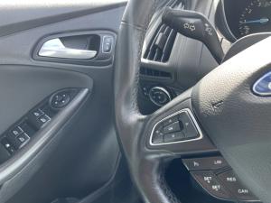 Grey Ford Focus 2016 in Riga, with an engine capacity of 1.00 L and mileage of 202 thousand km for 5800 €, photo 14 on AUTOMOTO.COM.LV