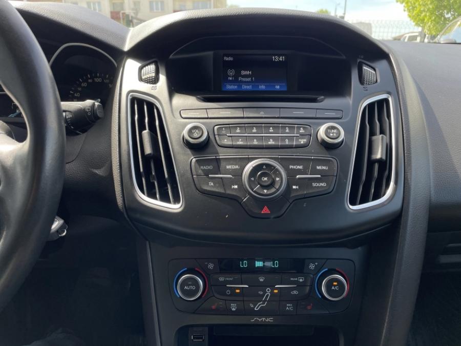 Grey Ford Focus 2016 in Riga, with an engine capacity of 1.00 L and mileage of 202 thousand km for 5800 €, photo 18 on AUTOMOTO.COM.LV