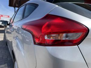 Grey Ford Focus 2016 in Riga, with an engine capacity of 1.00 L and mileage of 202 thousand km for 5800 €, photo 24 on AUTOMOTO.COM.LV