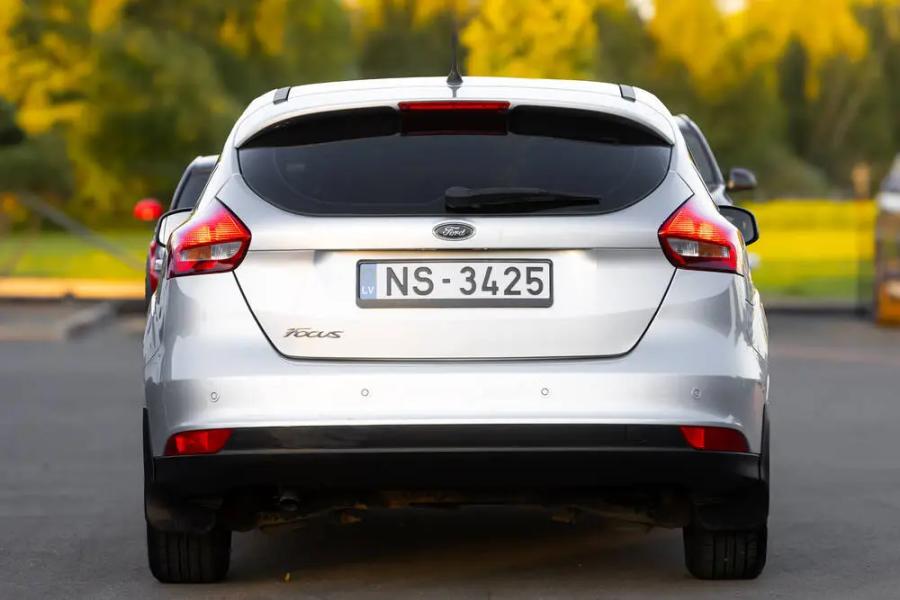 Pelēks Ford Focus 2016 Jelgava, ar dzinēja tilpumu 1.50 L un nobraukumu 194 tūkst. km par 4200 €, foto 6 vietnē AUTOMOTO.COM.LV