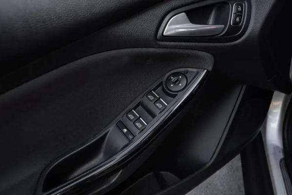 Pelēks Ford Focus 2016 Jelgava, ar dzinēja tilpumu 1.50 L un nobraukumu 194 tūkst. km par 4200 €, foto 8 vietnē AUTOMOTO.COM.LV