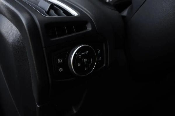 Pelēks Ford Focus 2016 Jelgava, ar dzinēja tilpumu 1.50 L un nobraukumu 194 tūkst. km par 4200 €, foto 9 vietnē AUTOMOTO.COM.LV