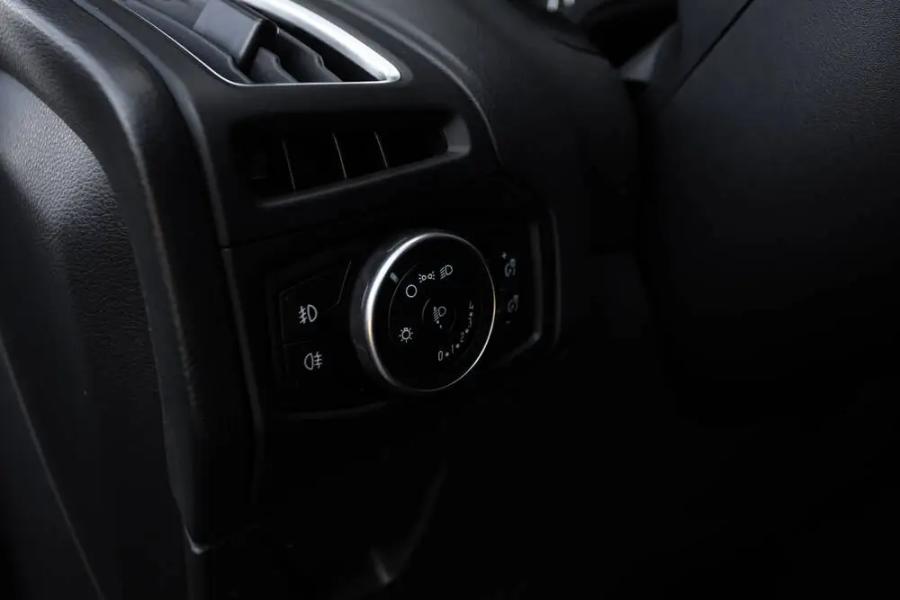Pelēks Ford Focus 2016 Jelgava, ar dzinēja tilpumu 1.50 L un nobraukumu 194 tūkst. km par 4200 €, foto 10 vietnē AUTOMOTO.COM.LV