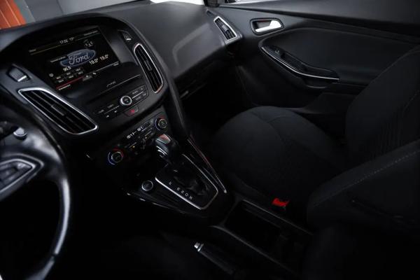 Pelēks Ford Focus 2016 Jelgava, ar dzinēja tilpumu 1.50 L un nobraukumu 194 tūkst. km par 4200 €, foto 10 vietnē AUTOMOTO.COM.LV