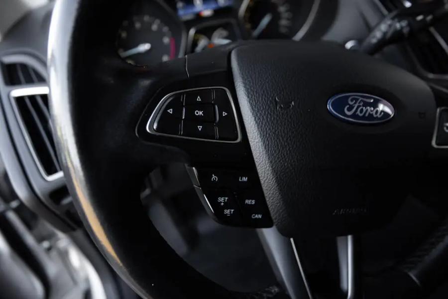 Pelēks Ford Focus 2016 Jelgava, ar dzinēja tilpumu 1.50 L un nobraukumu 194 tūkst. km par 4200 €, foto 21 vietnē AUTOMOTO.COM.LV