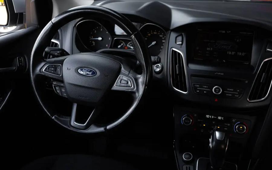 Pelēks Ford Focus 2016 Jelgava, ar dzinēja tilpumu 1.50 L un nobraukumu 194 tūkst. km par 4200 €, foto 25 vietnē AUTOMOTO.COM.LV