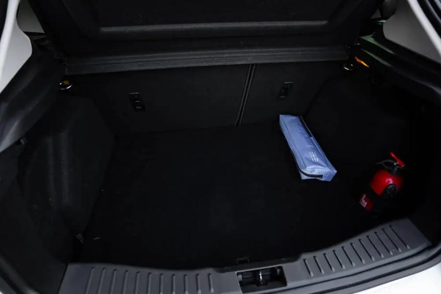 Pelēks Ford Focus 2016 Jelgava, ar dzinēja tilpumu 1.50 L un nobraukumu 194 tūkst. km par 4200 €, foto 28 vietnē AUTOMOTO.COM.LV