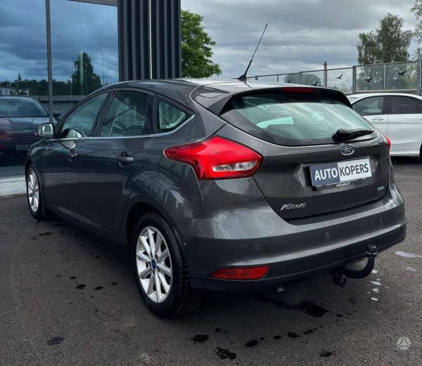 Pelēks Ford Focus 2016 Kauņa, ar dzinēja tilpumu 1.00 L un nobraukumu 134 tūkst. km par 5900 €, foto 4 vietnē AUTOMOTO.COM.LV