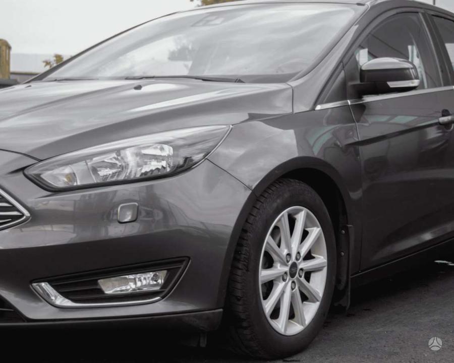 Grey Ford Focus 2016 in Kaunas, with an engine capacity of 1.00 L and mileage of 134 thousand km for 5900 €, photo 4 on AUTOMOTO.COM.LV