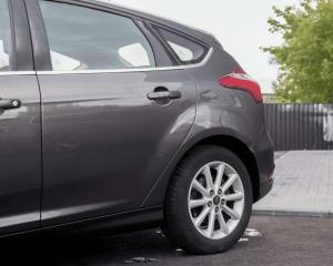 Grey Ford Focus 2016 in Kaunas, with an engine capacity of 1.00 L and mileage of 134 thousand km for 5900 €, photo 5 on AUTOMOTO.COM.LV