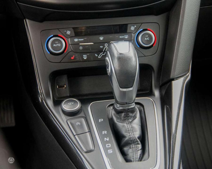 Grey Ford Focus 2016 in Kaunas, with an engine capacity of 1.00 L and mileage of 134 thousand km for 5900 €, photo 13 on AUTOMOTO.COM.LV