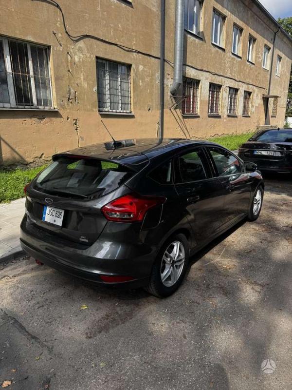 Pelēks Ford Focus 2016 Viļņa, ar dzinēja tilpumu 1.00 L un nobraukumu 103 tūkst. km par 5600 €, foto 3 vietnē AUTOMOTO.COM.LV