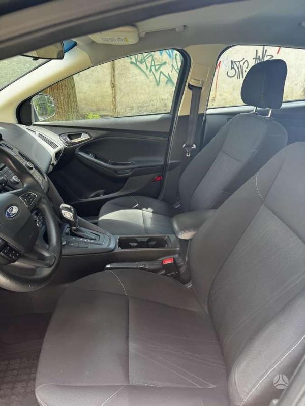 Pelēks Ford Focus 2016 Viļņa, ar dzinēja tilpumu 1.00 L un nobraukumu 103 tūkst. km par 5600 €, foto 5 vietnē AUTOMOTO.COM.LV