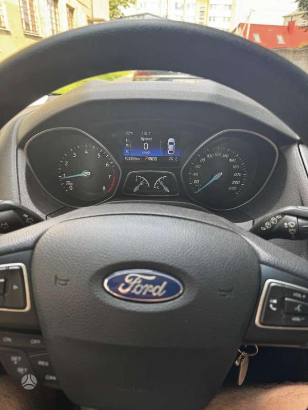 Pelēks Ford Focus 2016 Viļņa, ar dzinēja tilpumu 1.00 L un nobraukumu 103 tūkst. km par 5600 €, foto 6 vietnē AUTOMOTO.COM.LV