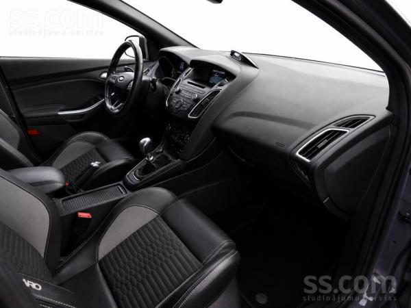 Pelēks Ford Focus 2017 Rīga, ar dzinēja tilpumu 2.00 L un nobraukumu 188 tūkst. km par 12900 €, foto 9 vietnē AUTOMOTO.COM.LV