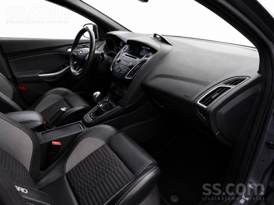 Pelēks Ford Focus 2017 Rīga, ar dzinēja tilpumu 2.00 L un nobraukumu 188 tūkst. km par 12900 €, foto 10 vietnē AUTOMOTO.COM.LV