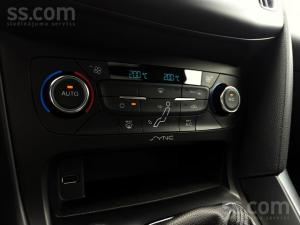 Pelēks Ford Focus 2017 Rīga, ar dzinēja tilpumu 2.00 L un nobraukumu 188 tūkst. km par 12900 €, foto 15 vietnē AUTOMOTO.COM.LV