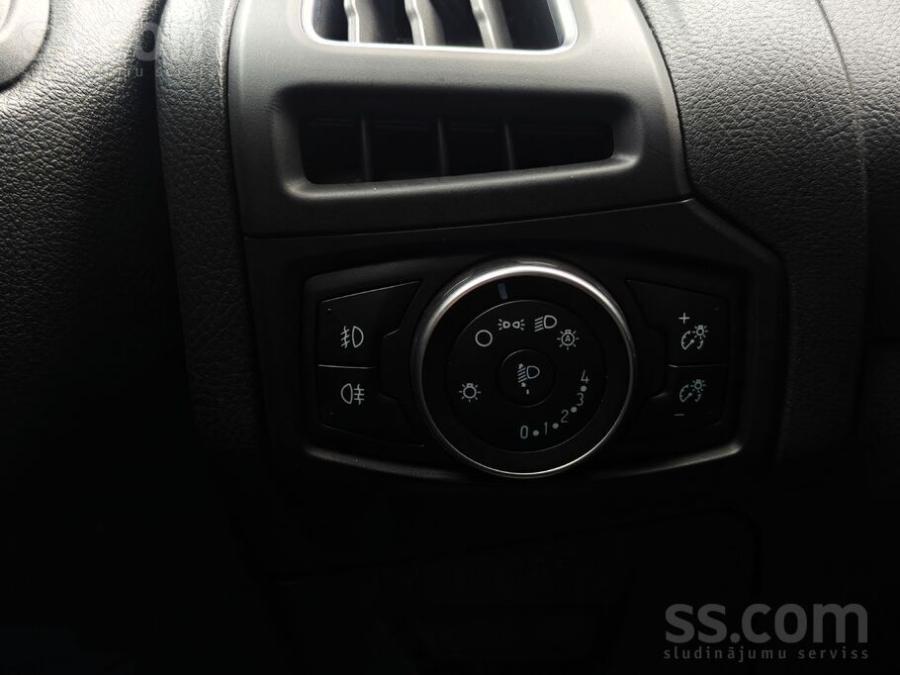 Pelēks Ford Focus 2017 Rīga, ar dzinēja tilpumu 2.00 L un nobraukumu 188 tūkst. km par 12900 €, foto 16 vietnē AUTOMOTO.COM.LV