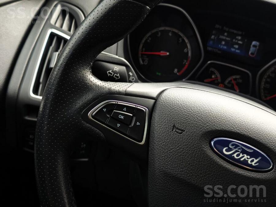 Pelēks Ford Focus 2017 Rīga, ar dzinēja tilpumu 2.00 L un nobraukumu 188 tūkst. km par 12900 €, foto 17 vietnē AUTOMOTO.COM.LV