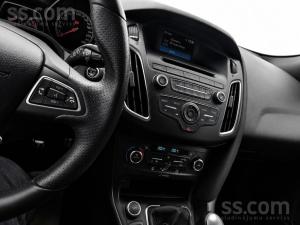 Pelēks Ford Focus 2017 Rīga, ar dzinēja tilpumu 2.00 L un nobraukumu 188 tūkst. km par 12900 €, foto 18 vietnē AUTOMOTO.COM.LV
