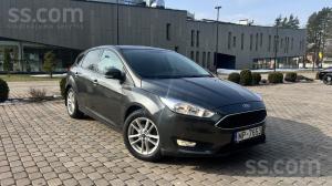 Pelēks Ford Focus 2017 Rīga, ar dzinēja tilpumu 1.00 L un nobraukumu 144 tūkst. km par 4190 €, foto 3 vietnē AUTOMOTO.COM.LV