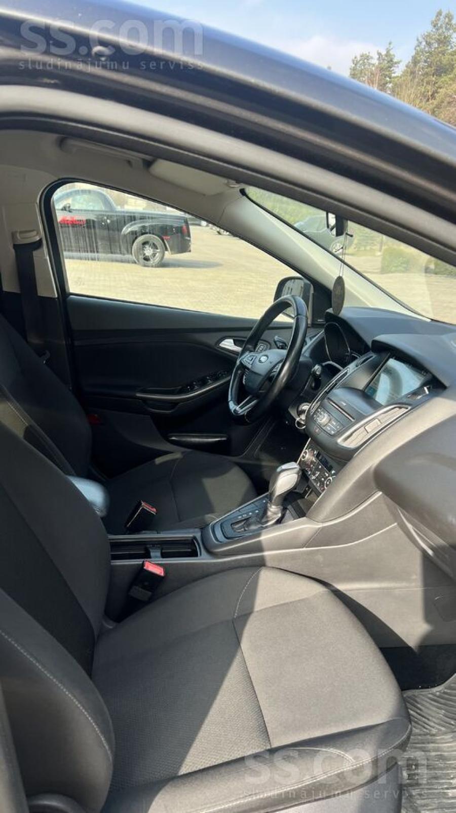 Pelēks Ford Focus 2017 Rīga, ar dzinēja tilpumu 1.00 L un nobraukumu 144 tūkst. km par 4190 €, foto 5 vietnē AUTOMOTO.COM.LV