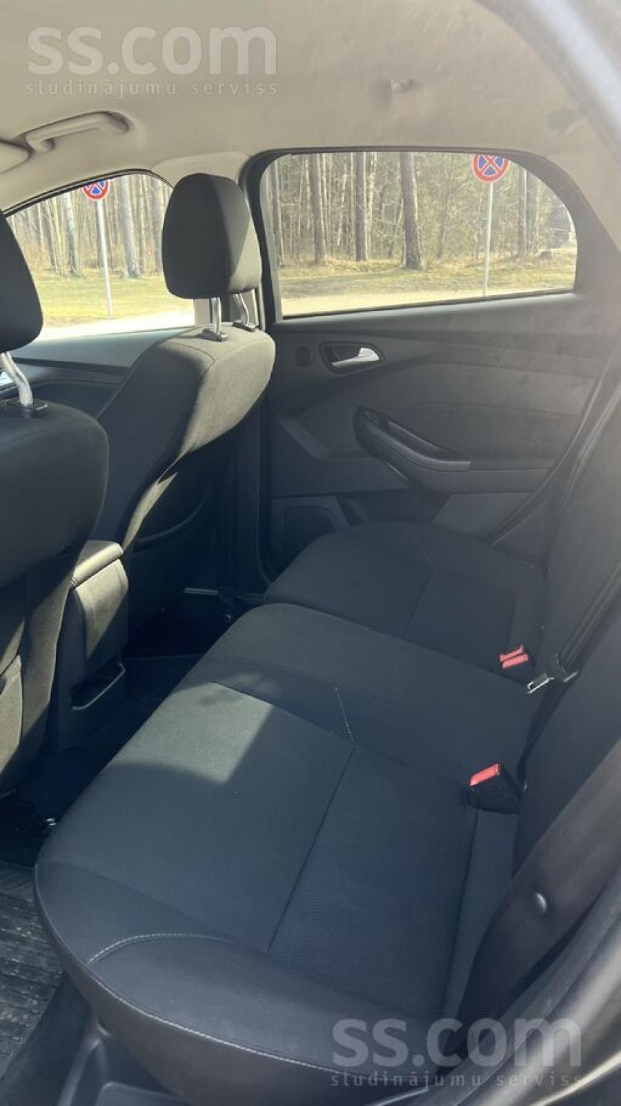 Pelēks Ford Focus 2017 Rīga, ar dzinēja tilpumu 1.00 L un nobraukumu 144 tūkst. km par 4190 €, foto 6 vietnē AUTOMOTO.COM.LV