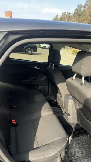Pelēks Ford Focus 2017 Rīga, ar dzinēja tilpumu 1.00 L un nobraukumu 144 tūkst. km par 4190 €, foto 7 vietnē AUTOMOTO.COM.LV