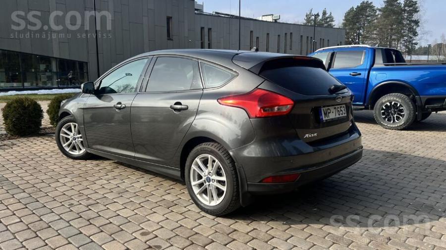 Pelēks Ford Focus 2017 Rīga, ar dzinēja tilpumu 1.00 L un nobraukumu 144 tūkst. km par 4190 €, foto 11 vietnē AUTOMOTO.COM.LV
