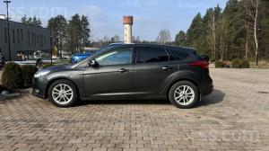 Pelēks Ford Focus 2017 Rīga, ar dzinēja tilpumu 1.00 L un nobraukumu 144 tūkst. km par 4190 €, foto 13 vietnē AUTOMOTO.COM.LV