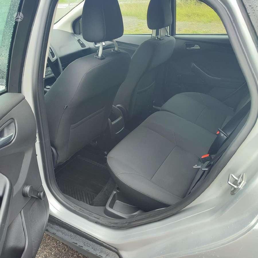 Pelēks Ford Focus 2017 Alīta, ar dzinēja tilpumu 1.00 L un nobraukumu 146 tūkst. km par 4950 €, foto 9 vietnē AUTOMOTO.COM.LV