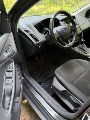 Pelēks Ford Focus 2017 Viļņa, ar dzinēja tilpumu 1.00 L un nobraukumu 92 tūkst. km par 6300 €, foto 10 vietnē AUTOMOTO.COM.LV