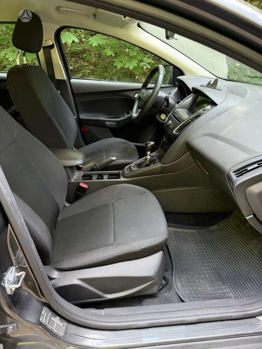 Pelēks Ford Focus 2017 Viļņa, ar dzinēja tilpumu 1.00 L un nobraukumu 92 tūkst. km par 6300 €, foto 12 vietnē AUTOMOTO.COM.LV