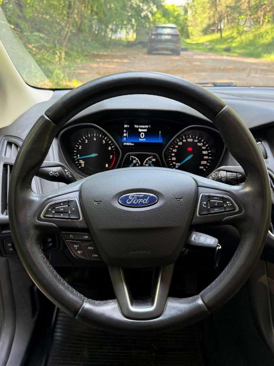 Pelēks Ford Focus 2017 Viļņa, ar dzinēja tilpumu 1.00 L un nobraukumu 92 tūkst. km par 6300 €, foto 13 vietnē AUTOMOTO.COM.LV