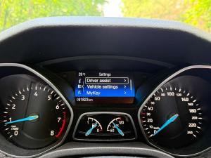 Pelēks Ford Focus 2017 Viļņa, ar dzinēja tilpumu 1.00 L un nobraukumu 92 tūkst. km par 6300 €, foto 15 vietnē AUTOMOTO.COM.LV