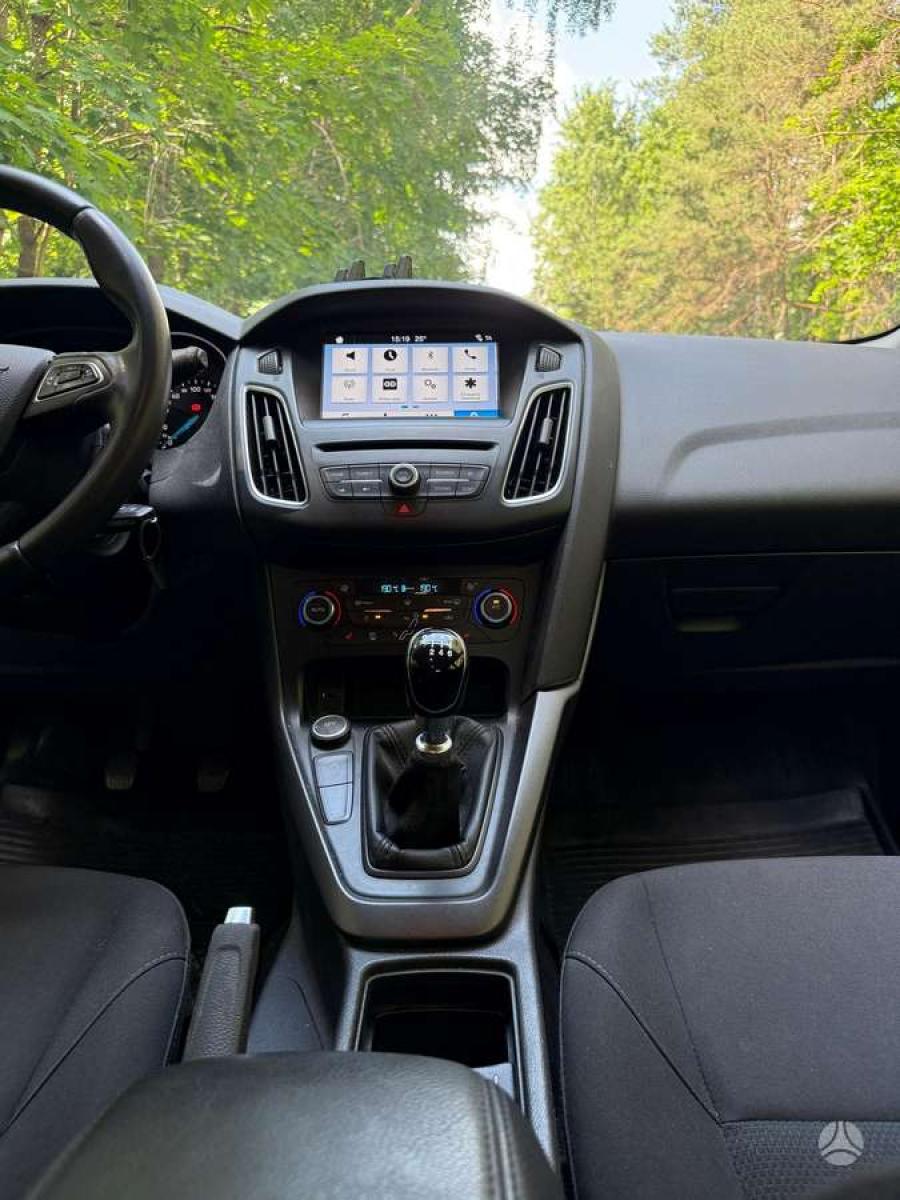 Pelēks Ford Focus 2017 Viļņa, ar dzinēja tilpumu 1.00 L un nobraukumu 92 tūkst. km par 6300 €, foto 16 vietnē AUTOMOTO.COM.LV