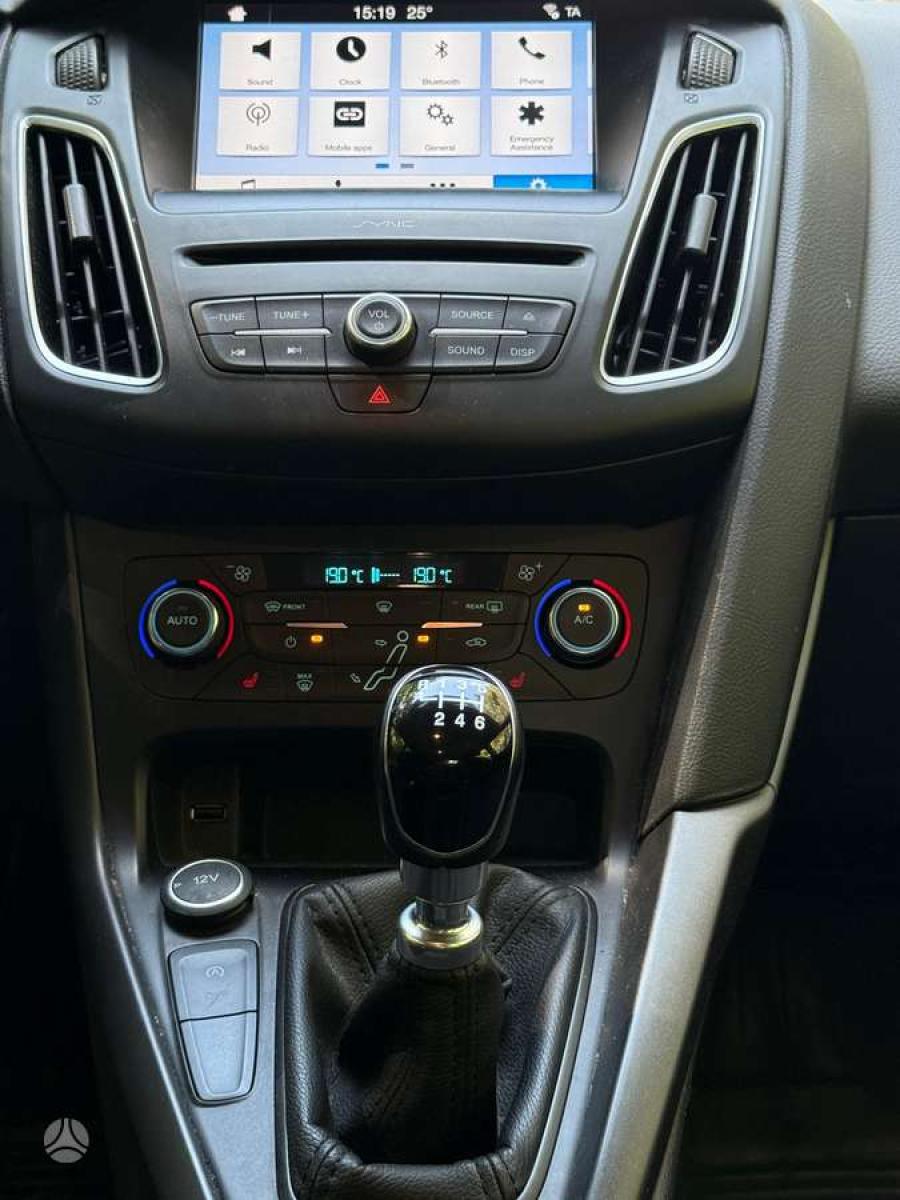 Pelēks Ford Focus 2017 Viļņa, ar dzinēja tilpumu 1.00 L un nobraukumu 92 tūkst. km par 6300 €, foto 18 vietnē AUTOMOTO.COM.LV