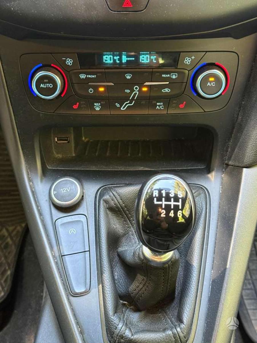 Pelēks Ford Focus 2017 Viļņa, ar dzinēja tilpumu 1.00 L un nobraukumu 92 tūkst. km par 6300 €, foto 19 vietnē AUTOMOTO.COM.LV