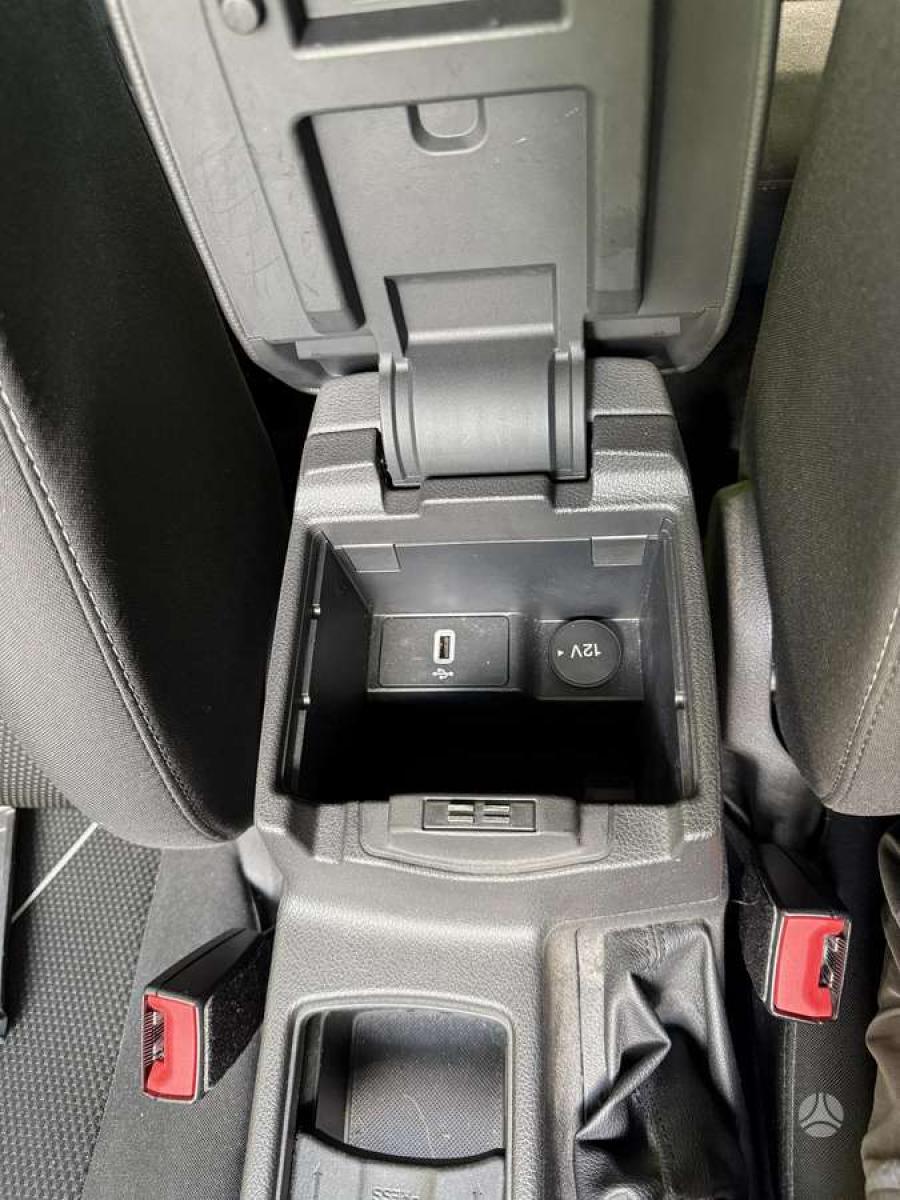 Pelēks Ford Focus 2017 Viļņa, ar dzinēja tilpumu 1.00 L un nobraukumu 92 tūkst. km par 6300 €, foto 24 vietnē AUTOMOTO.COM.LV