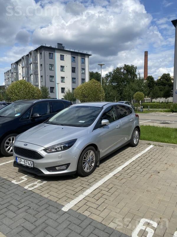 Pelēks Ford Focus 2017 Rīga, ar dzinēja tilpumu 1.00 L un nobraukumu 88 tūkst. km par 7900 €, foto 3 vietnē AUTOMOTO.COM.LV