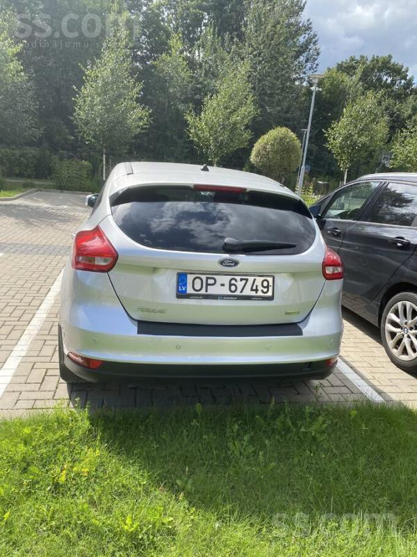 Pelēks Ford Focus 2017 Rīga, ar dzinēja tilpumu 1.00 L un nobraukumu 88 tūkst. km par 7900 €, foto 5 vietnē AUTOMOTO.COM.LV